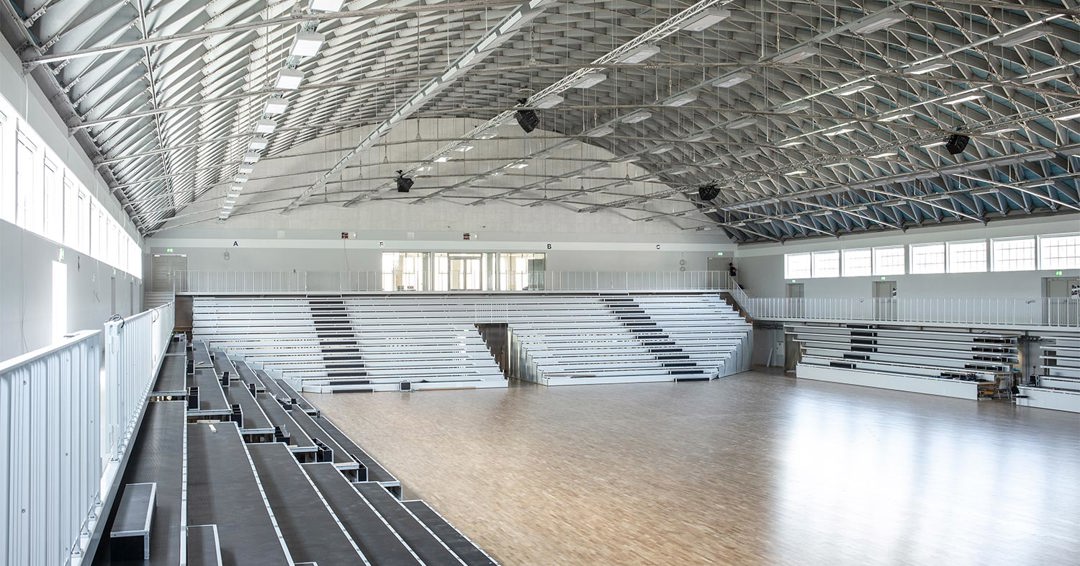 Acoustic ceilings in iconic sports hall | Troldtekt